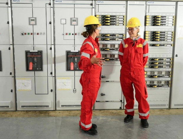 Shell starts up Europe's largest PEM green hydrogen plant - The Energy Year