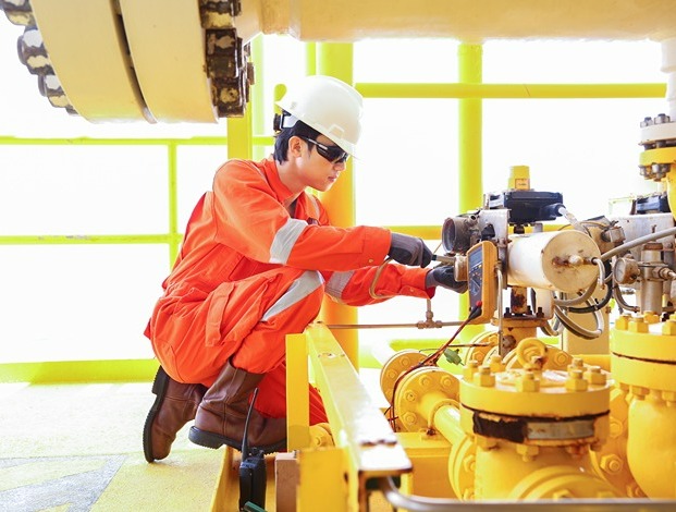 McDermott wins EPSCI contract in Angola - The Energy Year